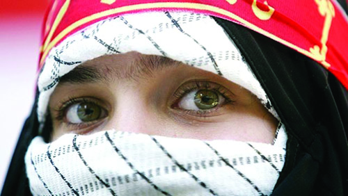 "თოჯინები" მოჯაჰედისთვის - მონათა ბაზარი და თანამედროვე "შინდლერები ...