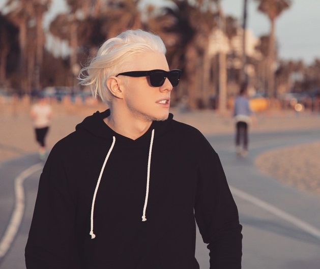 ბერა: "მოდელი არ ვარ, ქართველი კაცი გახლავარ" - კვირის პალიტრა