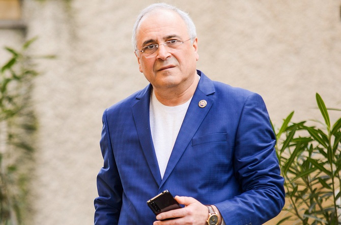 "19 წლის ასაკში დავოჯახდი... მიმუშავია ნასას კოლექტივთან ერთად, რომისა ...