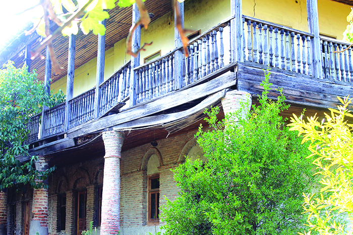 ჩამოქცეული ისტორია - კვირის პალიტრა