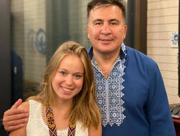 "მის პატარა ქალიშვილზეც ეჭვიანობდა და სთხოვდა ბავშვის ფოტოები კამერაში ...