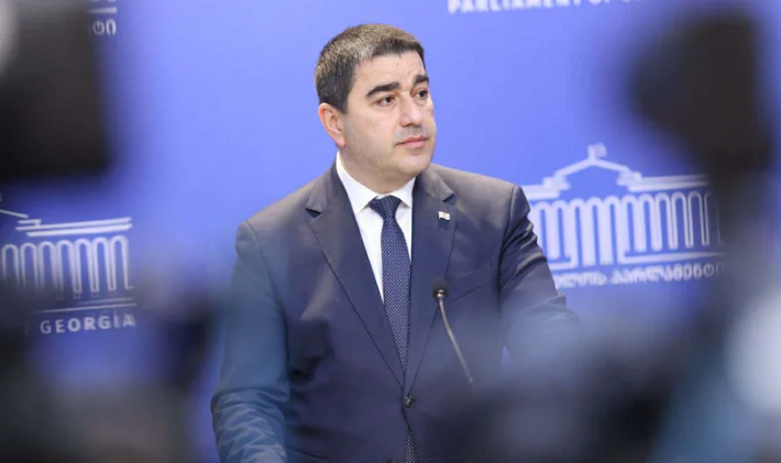 "ბაჩო ახალაია მეუღლის ზურგს ამოეფარა და ისე აპირებდა ქვეყნის დამხობას ...